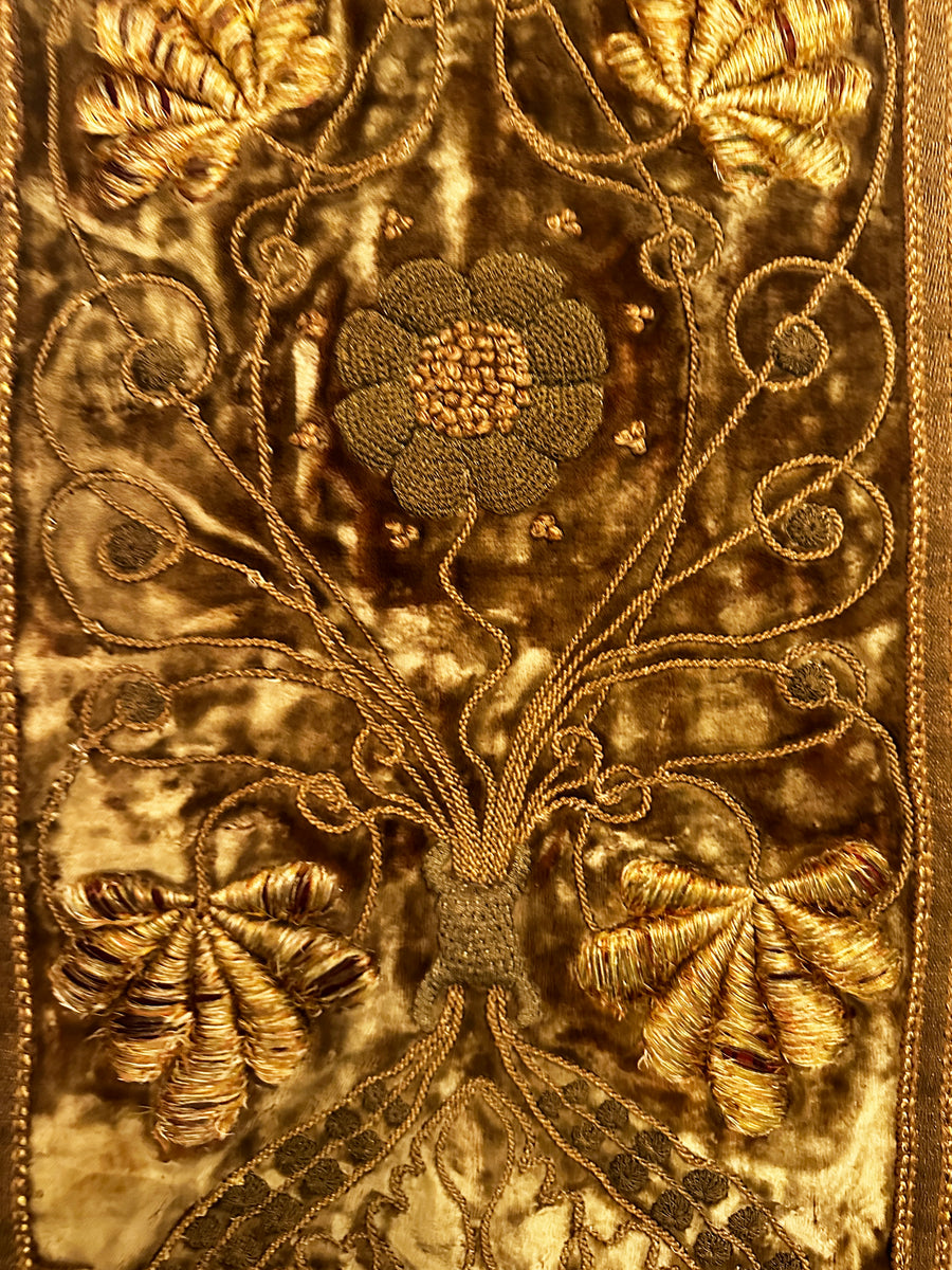 16th Century Spanish Cut Velvet ID: 810018 – Tapestry Source